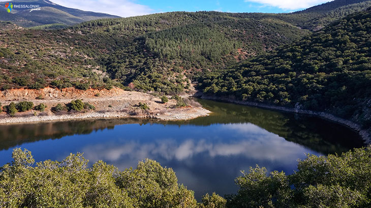 Λίμνη Τριαδίου: Μία κρυμμένη όαση σε απόσταση αναπνοής από τη ...