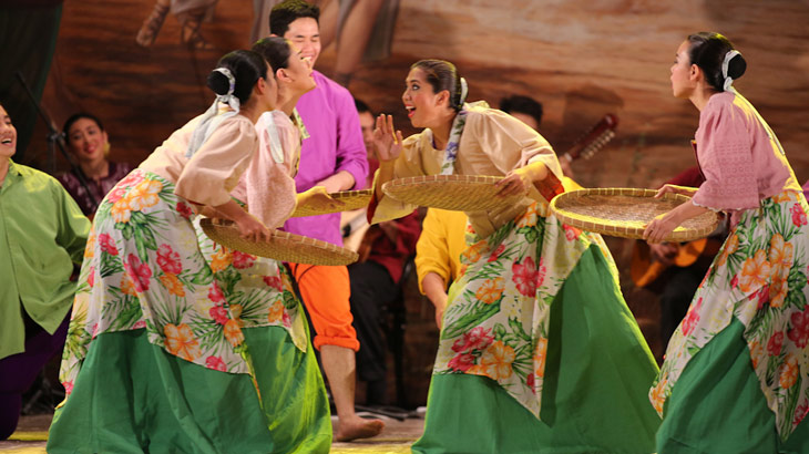 Παραδοσιακοί Χοροί των Φιλιππίνων στο Μέγαρο Μουσικής Θεσσαλονίκης ...